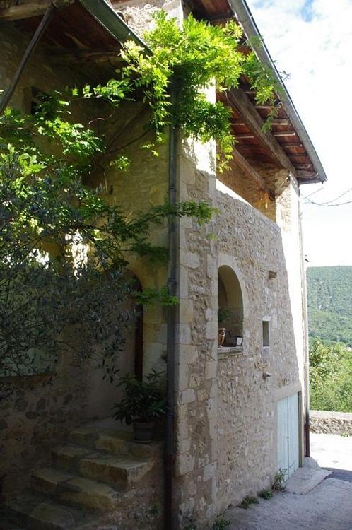 Maison d'angle avec loggia - Lieux à voir et quoi visiter à Mirmande