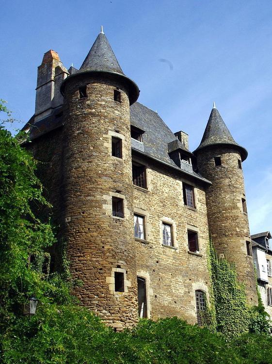 Château Pontier - Lieux à voir et quoi visiter à Uzerche